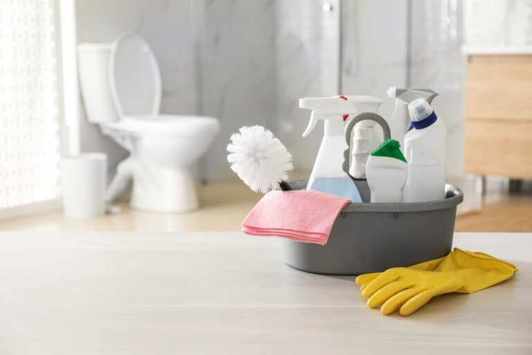 How To Deep Clean A Bathroom: The Ultimate Bathroom Deep Cleaning Checklist