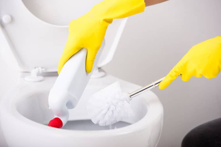 How To Deep Clean A Bathroom: The Ultimate Bathroom Deep Cleaning Checklist