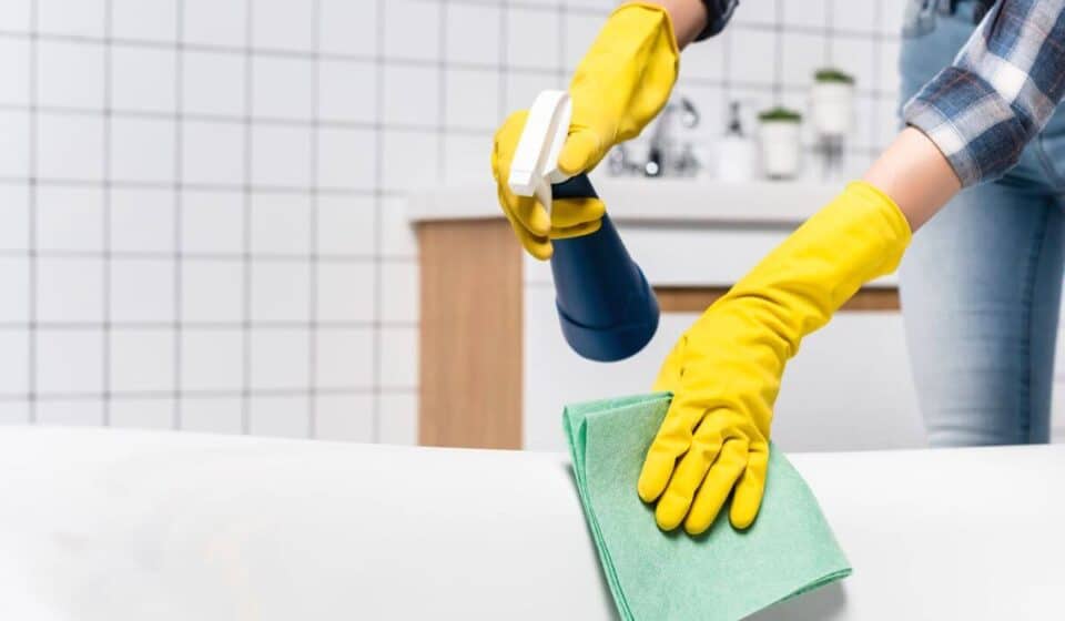 How To Deep Clean A Bathroom: The Ultimate Bathroom Deep Cleaning Checklist
