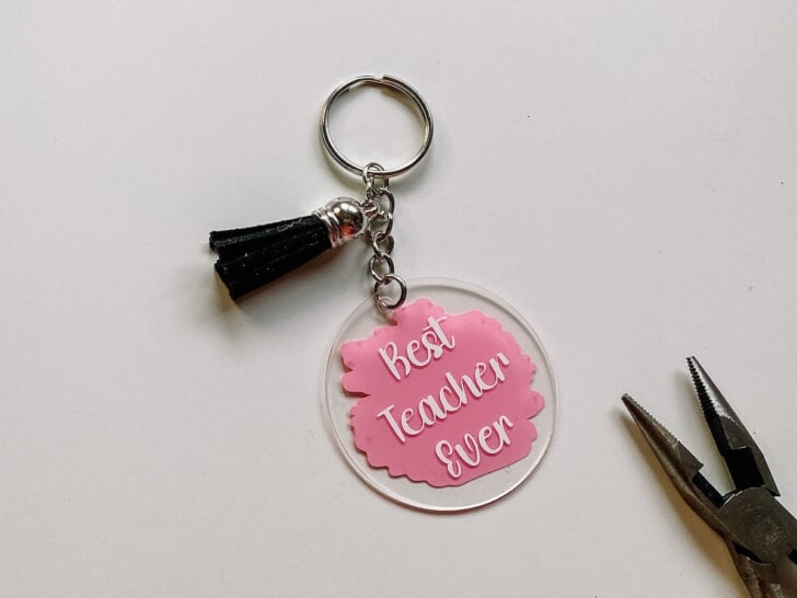 How To Make DIY Acrylic Keychains With Cricut (Step By Step)