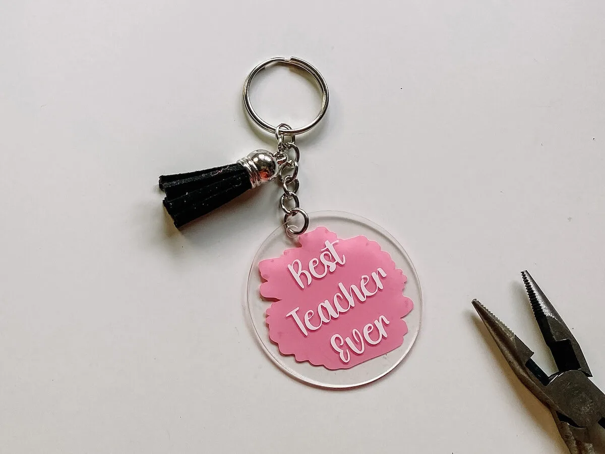 How To Make DIY Acrylic Keychains With Cricut (Step By Step)