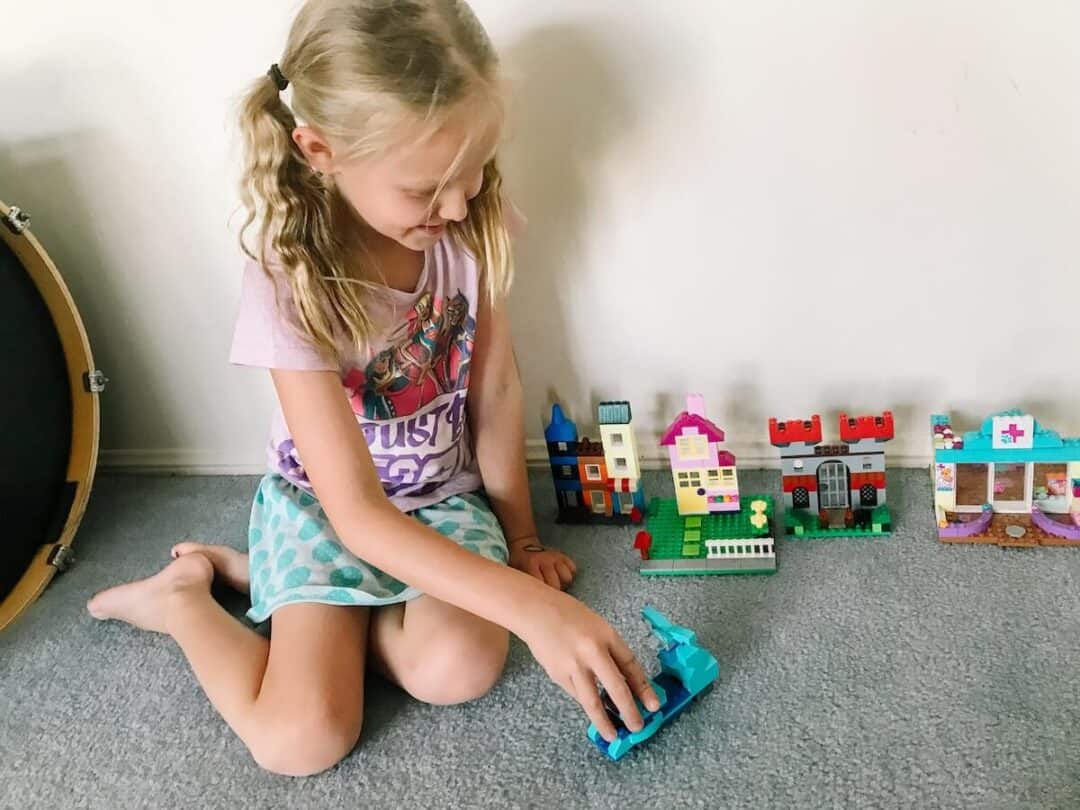 100 LEGO Challenges For Kids: Brick-Building Ideas