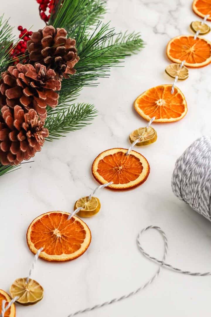 40+ Beautiful Homemade Christmas Decorations To Make This Year