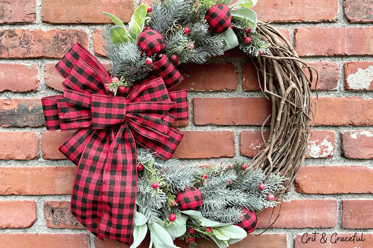 40+ Beautiful Homemade Christmas Decorations To Make This Year