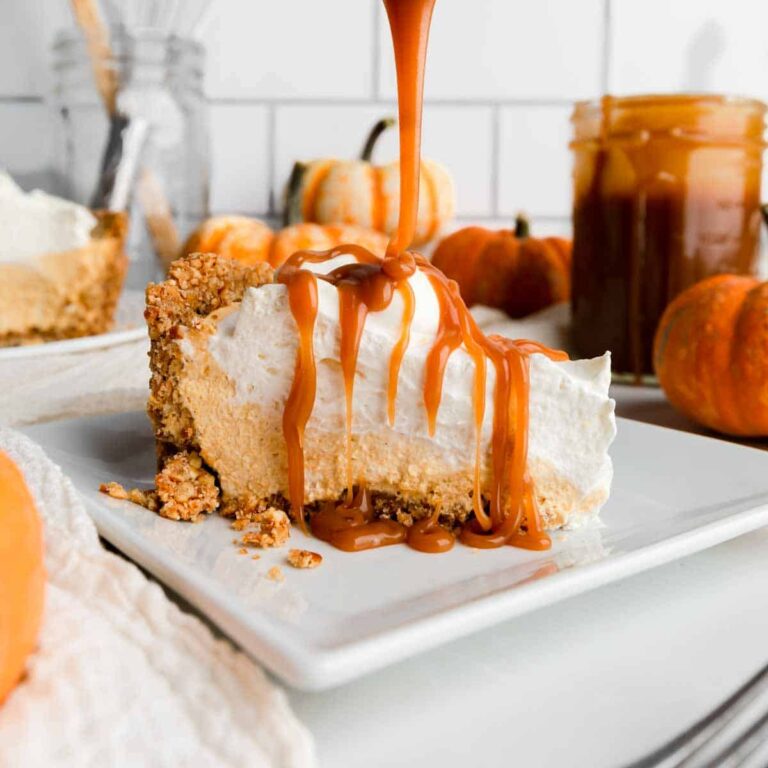 40 Irresistible Thanksgiving Desserts To Sweeten Your Menu